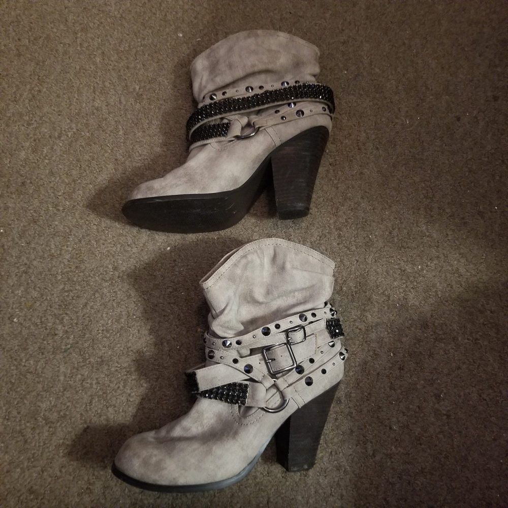 Daisy Fuentes Vickie Western Bootie - Gem